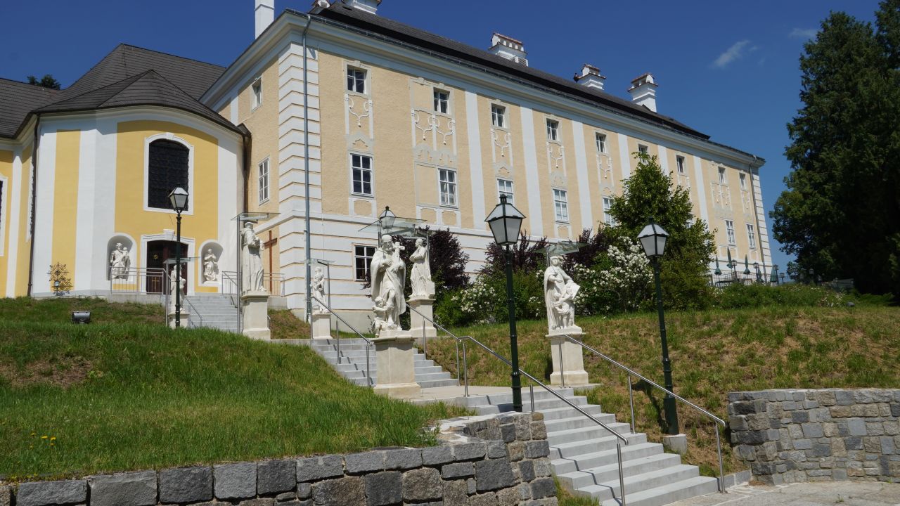 Schlosshotel Rosenau (Zwettl) • HolidayCheck (Niederösterreich ...