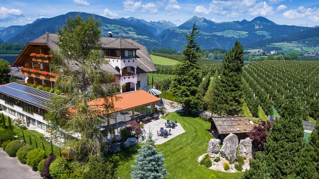Mineralienhotel Natznerhof (Naz-Sciaves / Natz-Schabs) • HolidayCheck ...