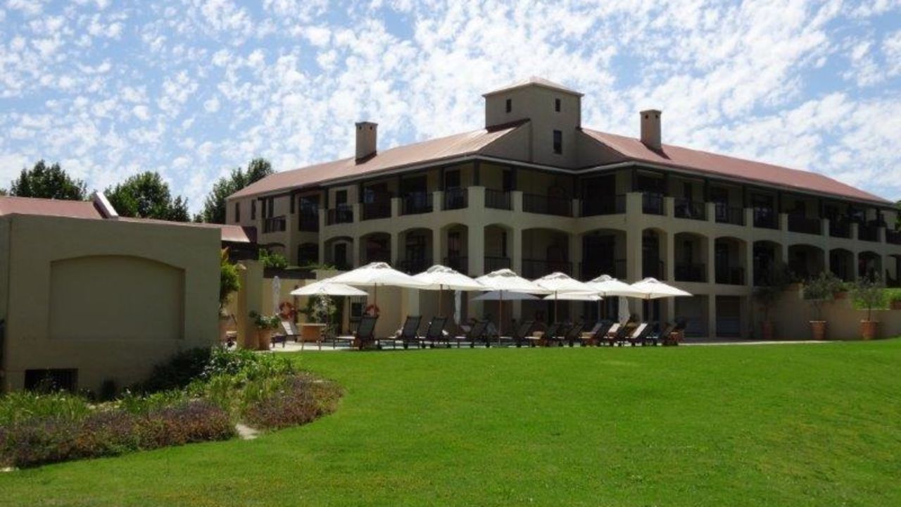 Asara Wine Estate & Hotel (Stellenbosch) • HolidayCheck (Westkap ...