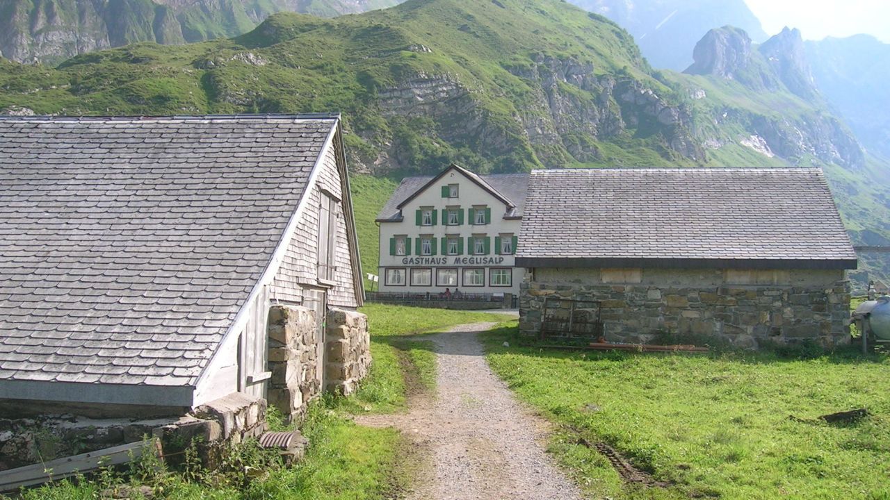 Berggasthaus Meglisalp (Wasserauen) • HolidayCheck (Kanton Appenzell ...
