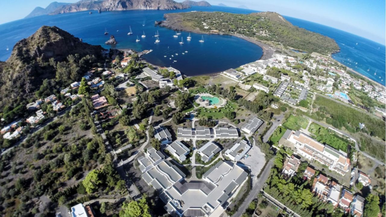 Mari del Sud Resort (Vulcano Porto [Vulcano]) • HolidayCheck (Sizilien ...