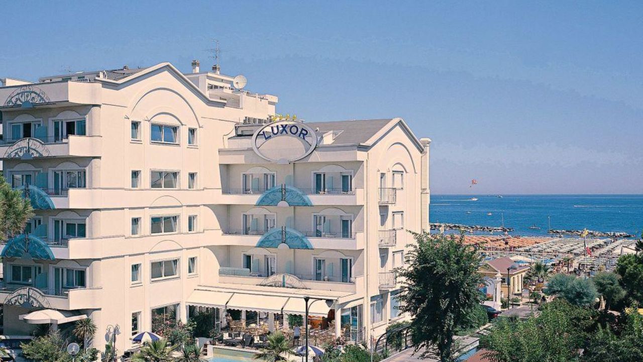 Hotel Luxor Beach (Cattolica) • HolidayCheck (Emilia-Romagna | Italien)