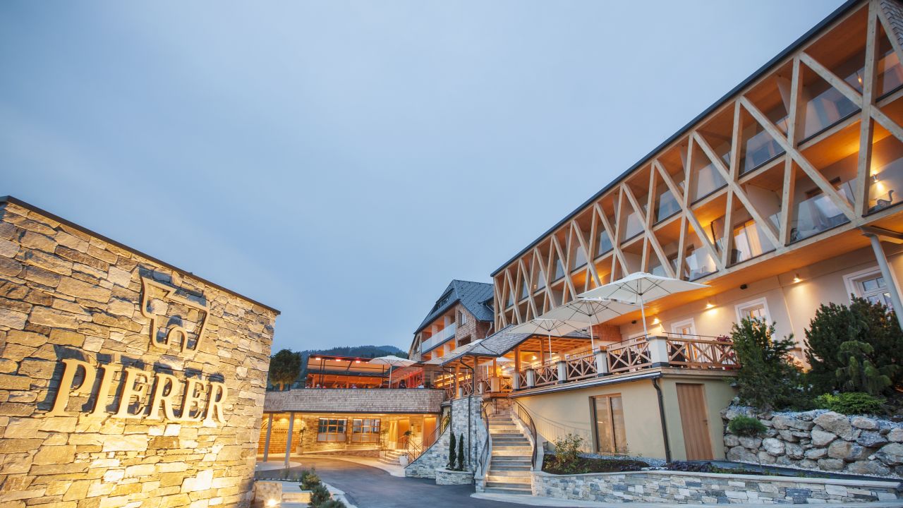 Almwellness Hotel Pierer (Fladnitz an der Teichalm) • HolidayCheck ...