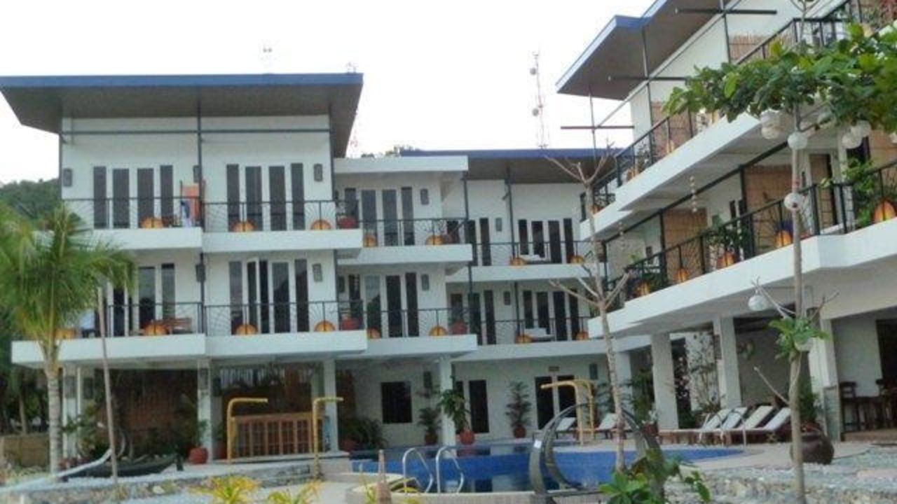 Sunset At Aninuan Beach Resort (Puerto Galera) • HolidayCheck (Mindoro ...