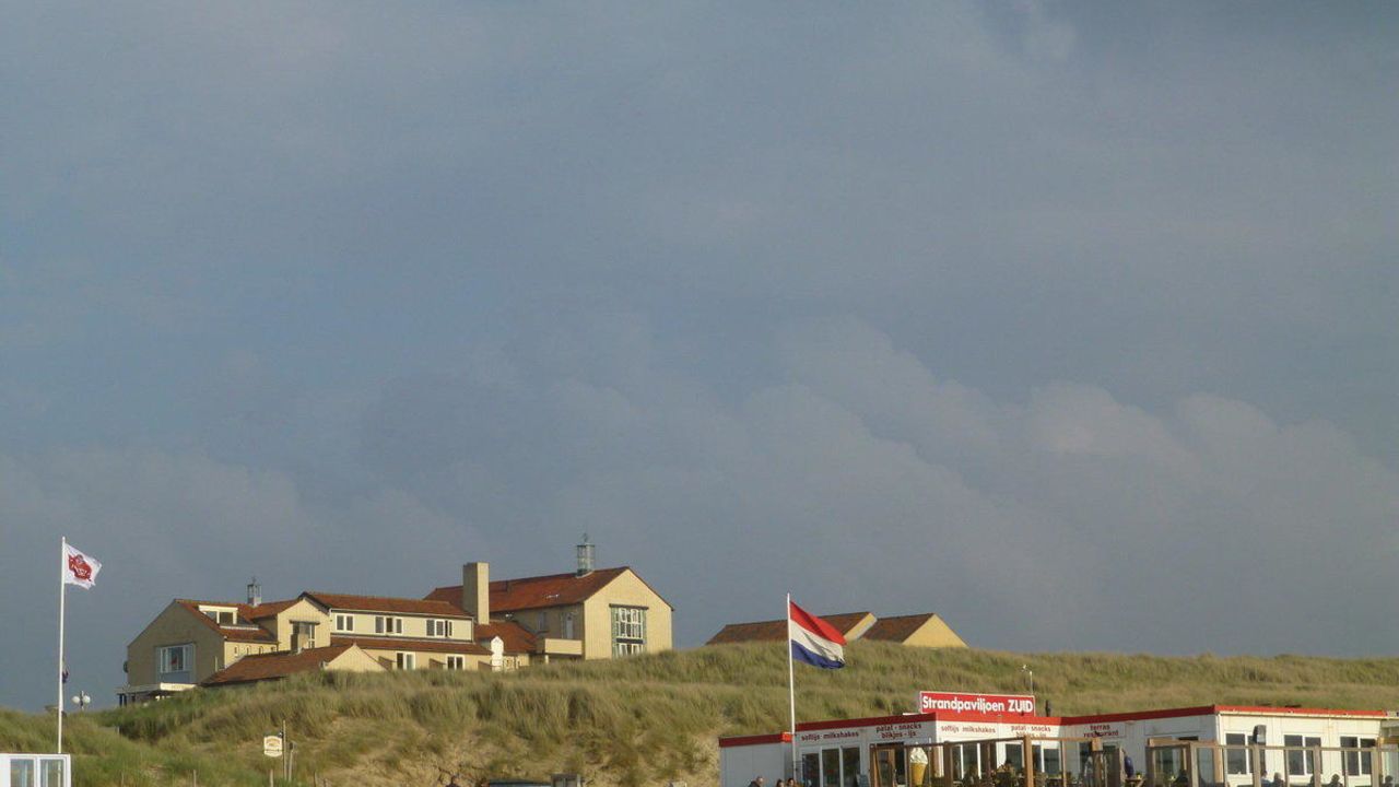 Hotel Nassau Bergen (Bergen aan Zee) • HolidayCheck (Nordholland ...