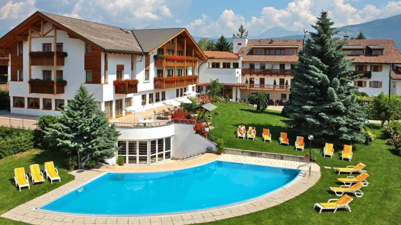Hotel Langhof (Naz-Sciaves / Natz-Schabs) • HolidayCheck (Südtirol ...