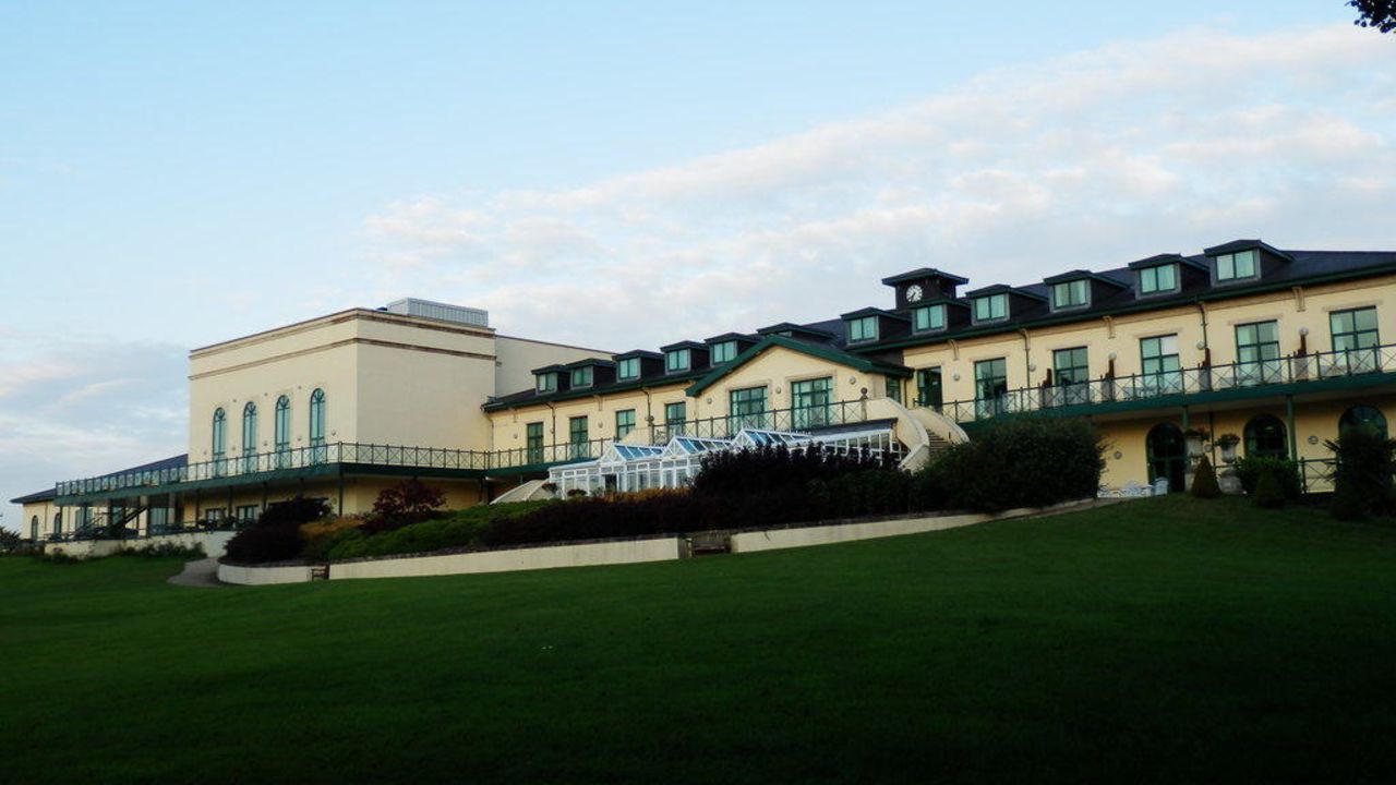 Vale Hotel, Golf and Spa Resort (Pontyclun) • HolidayCheck (Wales ...