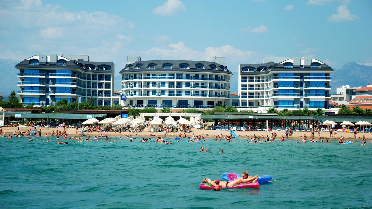 Commodore Elite Suites & Spa - Adults only (Evrenseki) • HolidayCheck ...