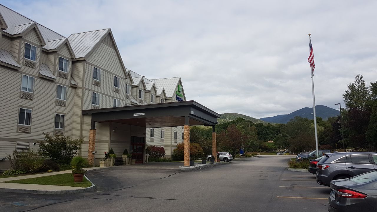 Holiday Inn Express & Suites Lincoln East - White Mountains (Lincoln ...