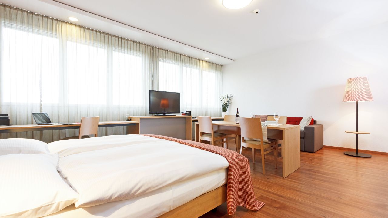 SwissEver Zug Swiss Quality Hotel (Cham) • HolidayCheck (Kanton Zug ...