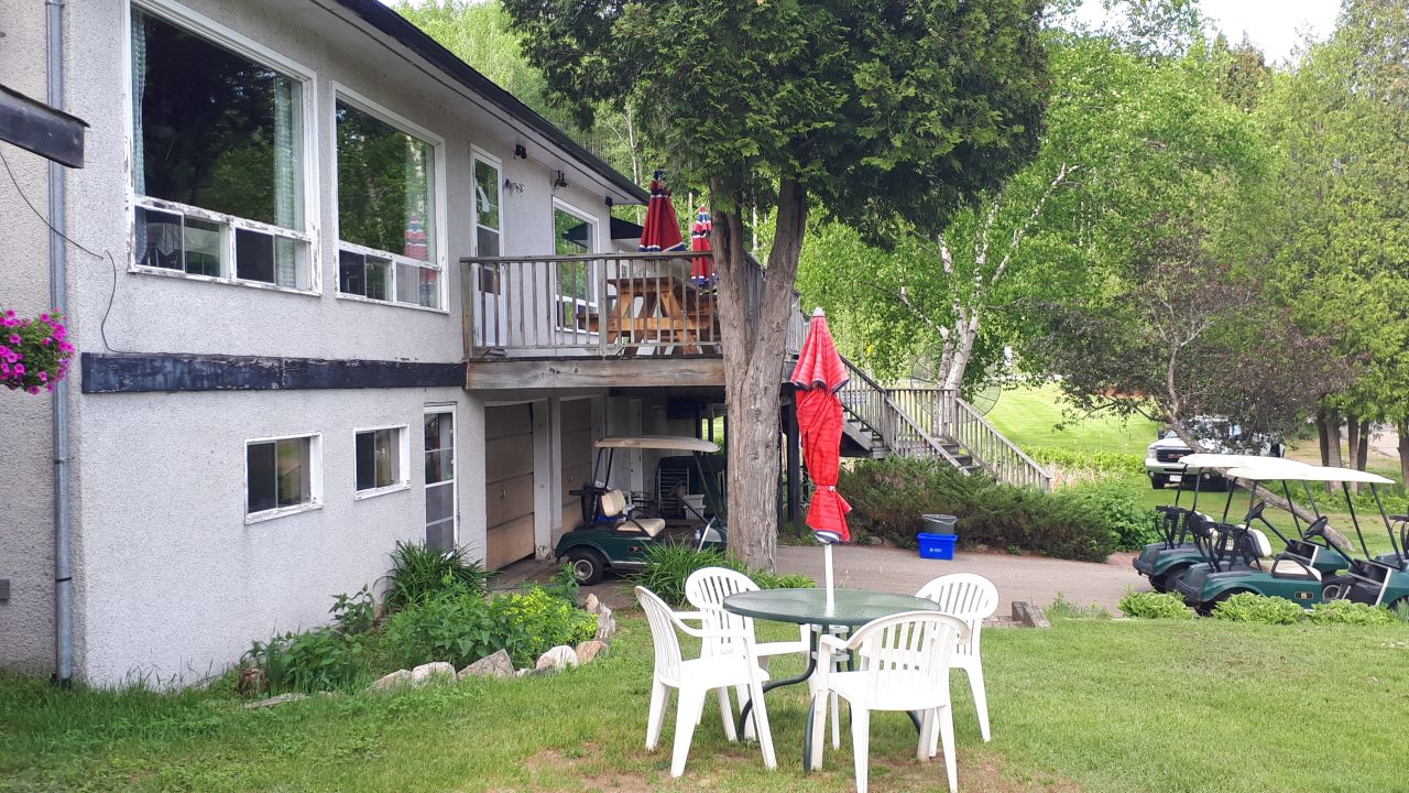 Barry's Bay Golf Resort (Barry's Bay) • HolidayCheck (Ontario | Kanada)