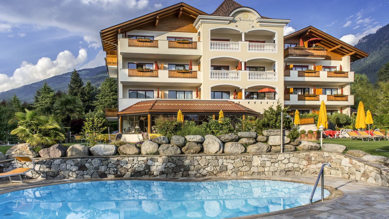 Hotel Sonnenburg (Merano / Meran) • HolidayCheck (Südtirol | Italien)