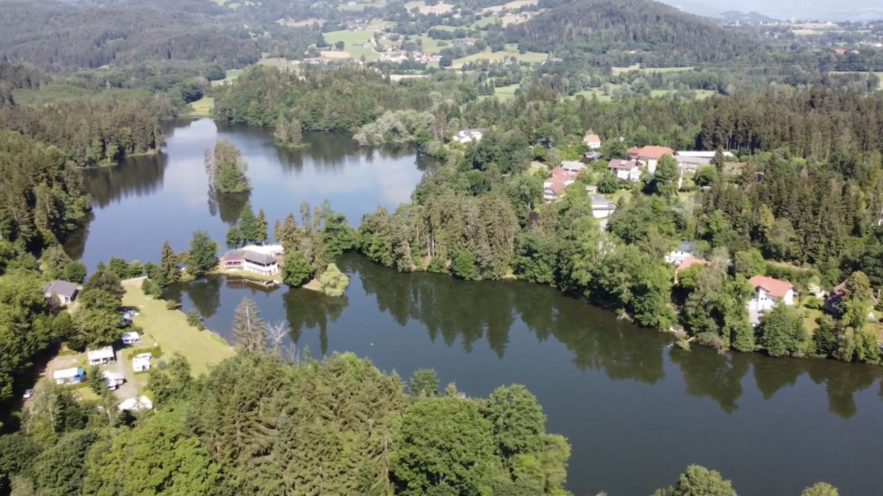 Schloss Moosburg (Moosburg) • HolidayCheck (Kärnten | Österreich)