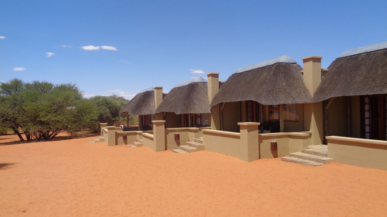Intu Afrika - Zebra Kalahari Lodge (Hoachanas) • HolidayCheck (Hardap ...