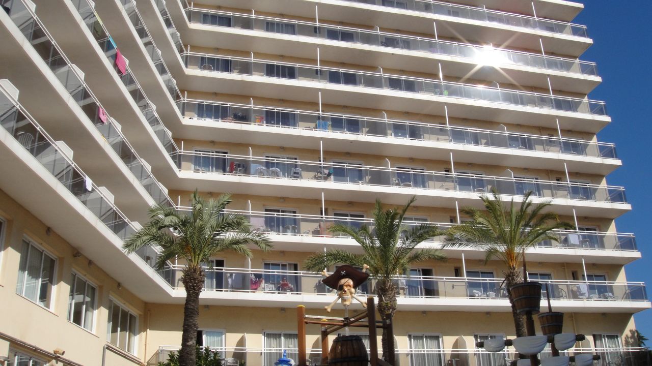 Hotel Oasis Park Splash (Calella) • HolidayCheck (Katalonien | Spanien)