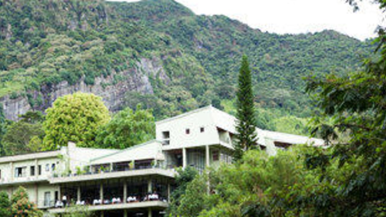 Hotel Hunas Falls by Amaya (Elkaduwa) • HolidayCheck (Sri Lanka ...