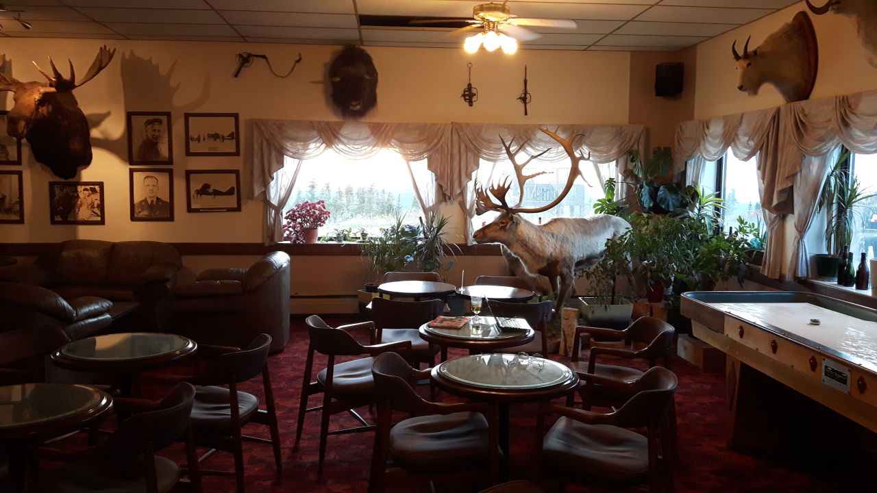 Hotel Eagle Plains (Eagle Plains) • HolidayCheck (Yukon Territorium ...