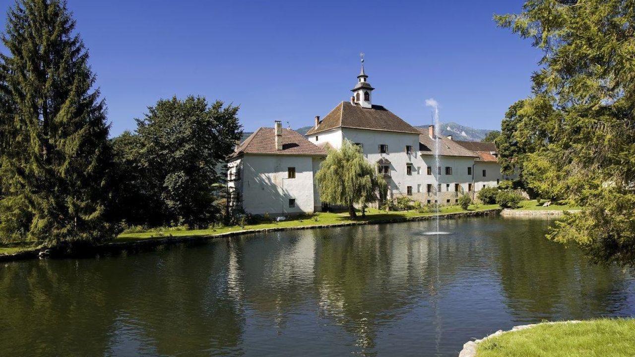 Schloss Rothenthurn (Rothenthurn) • HolidayCheck (Kärnten | Österreich)