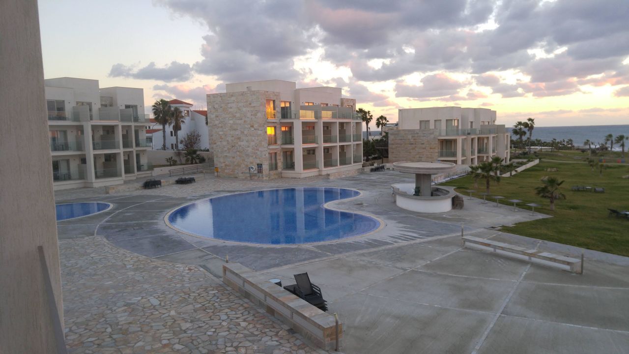 Amphora Hotel & Suites (Paphos) • HolidayCheck (Südzypern | Zypern)