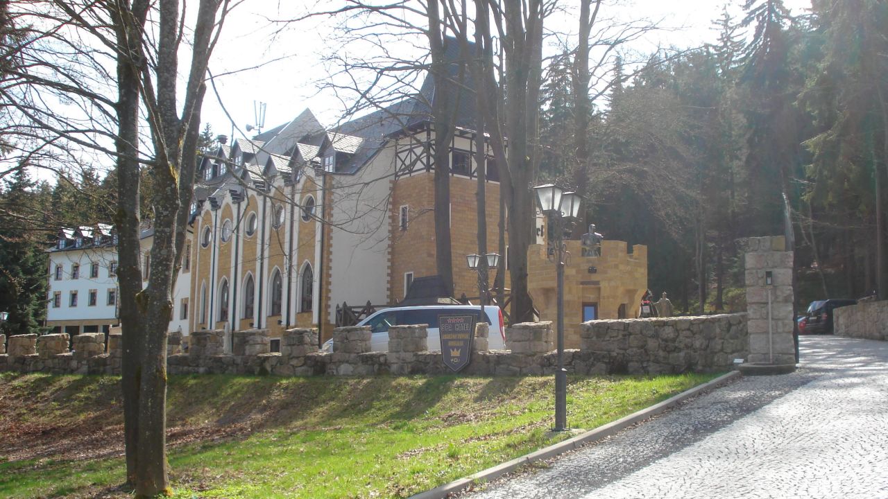 Spa Hotel Zámek Lužec (Nejdek / Neudek) • HolidayCheck (Westböhmen ...