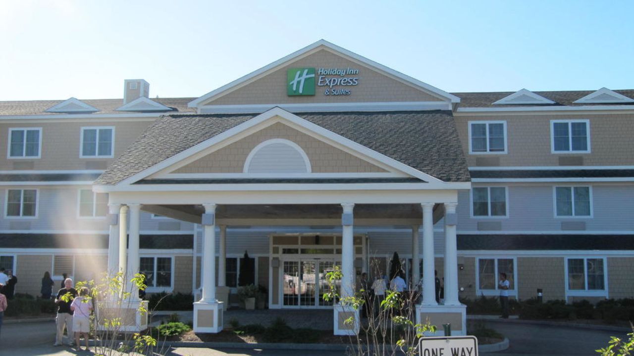 Hotel Holiday Inn Express & Suites Rochester (Rochester) • HolidayCheck ...