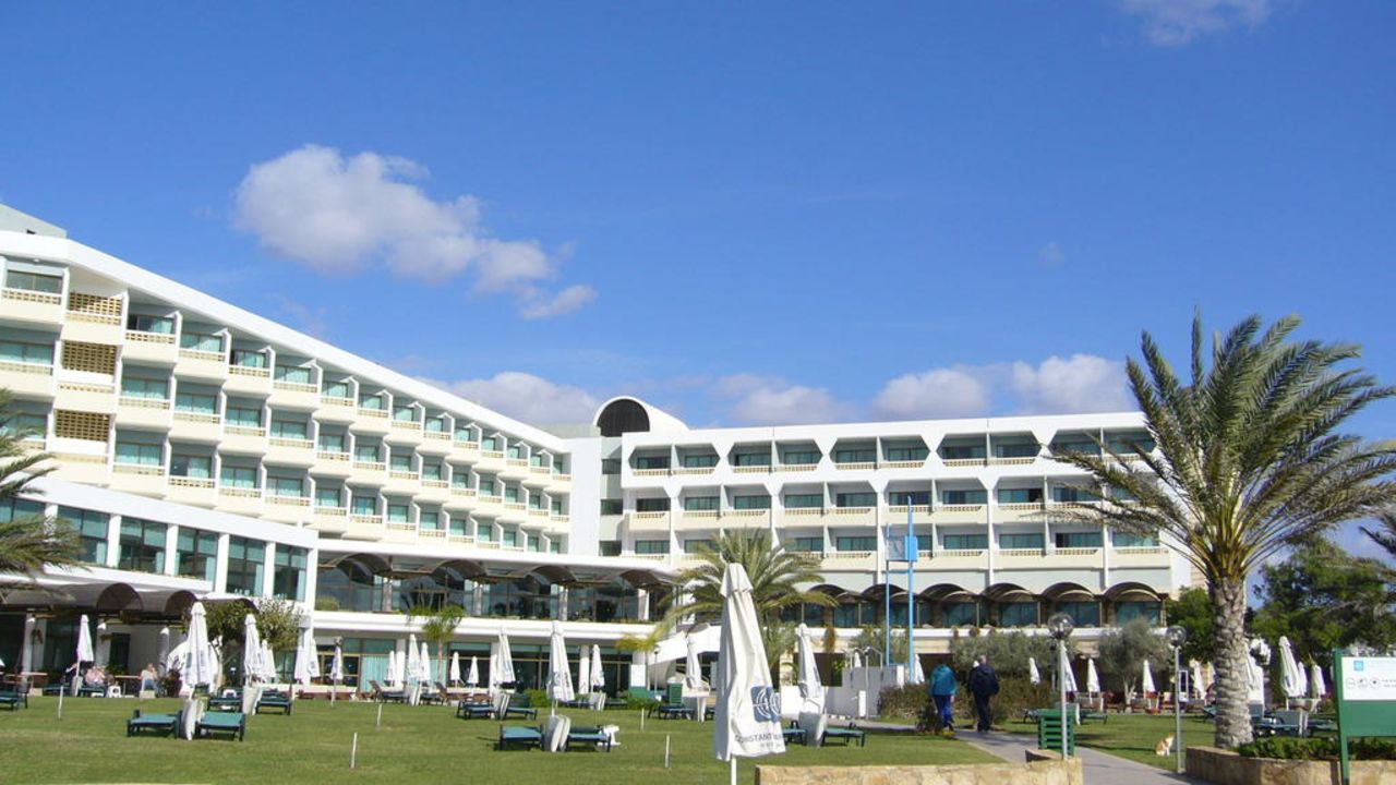 Constantinou Bros Athena Royal Beach Hotel (Paphos) • HolidayCheck ...