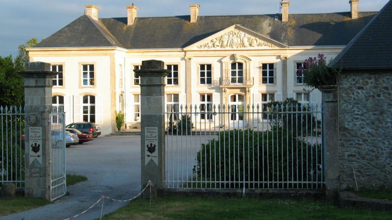 Hotel Chateau De Quineville (Quineville) • HolidayCheck (Normandie ...