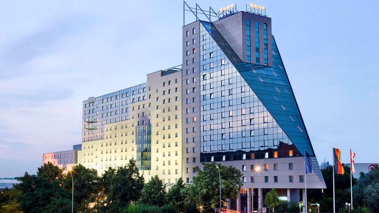 Estrel Hotel Berlin (Berlin-Neukölln) • HolidayCheck (Berlin | Deutschland)