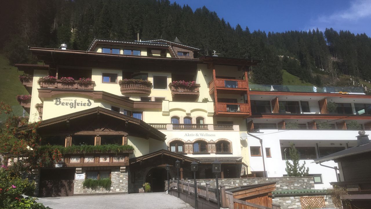 Aktiv- & Wellnesshotel Bergfried (Tux/Zillertal) • HolidayCheck (Tirol ...