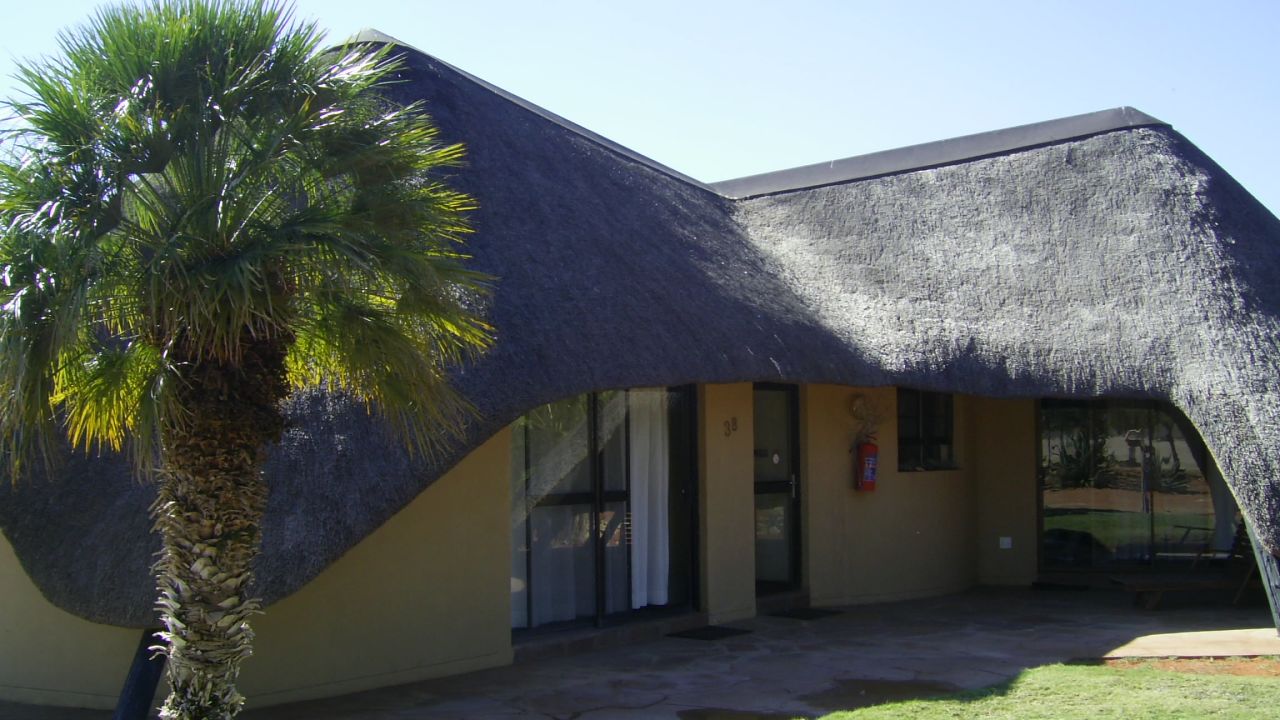 Bitterwasser Lodge & Flying Centre (Hoachanas) • HolidayCheck (Hardap ...