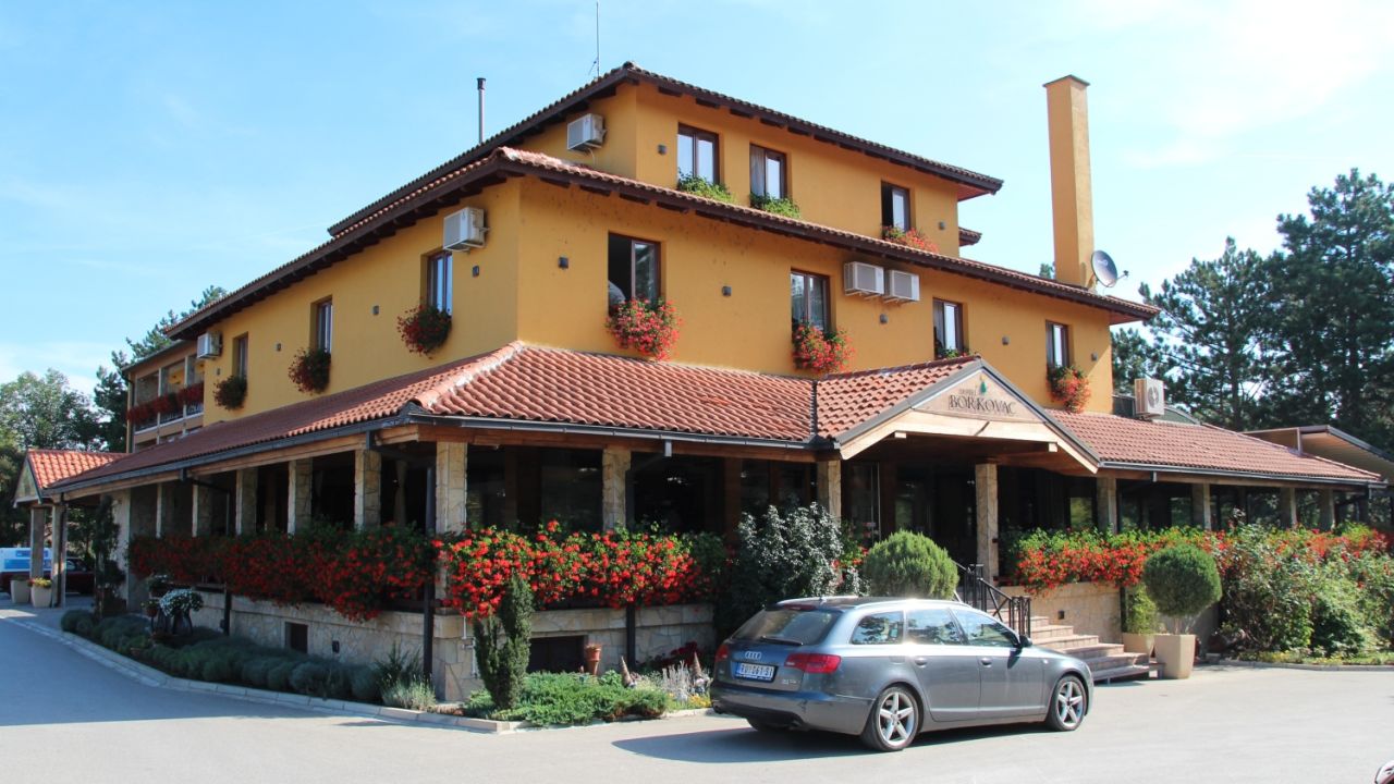 Hotel Borkovac (Ruma) • HolidayCheck (Serbien | Serbien)