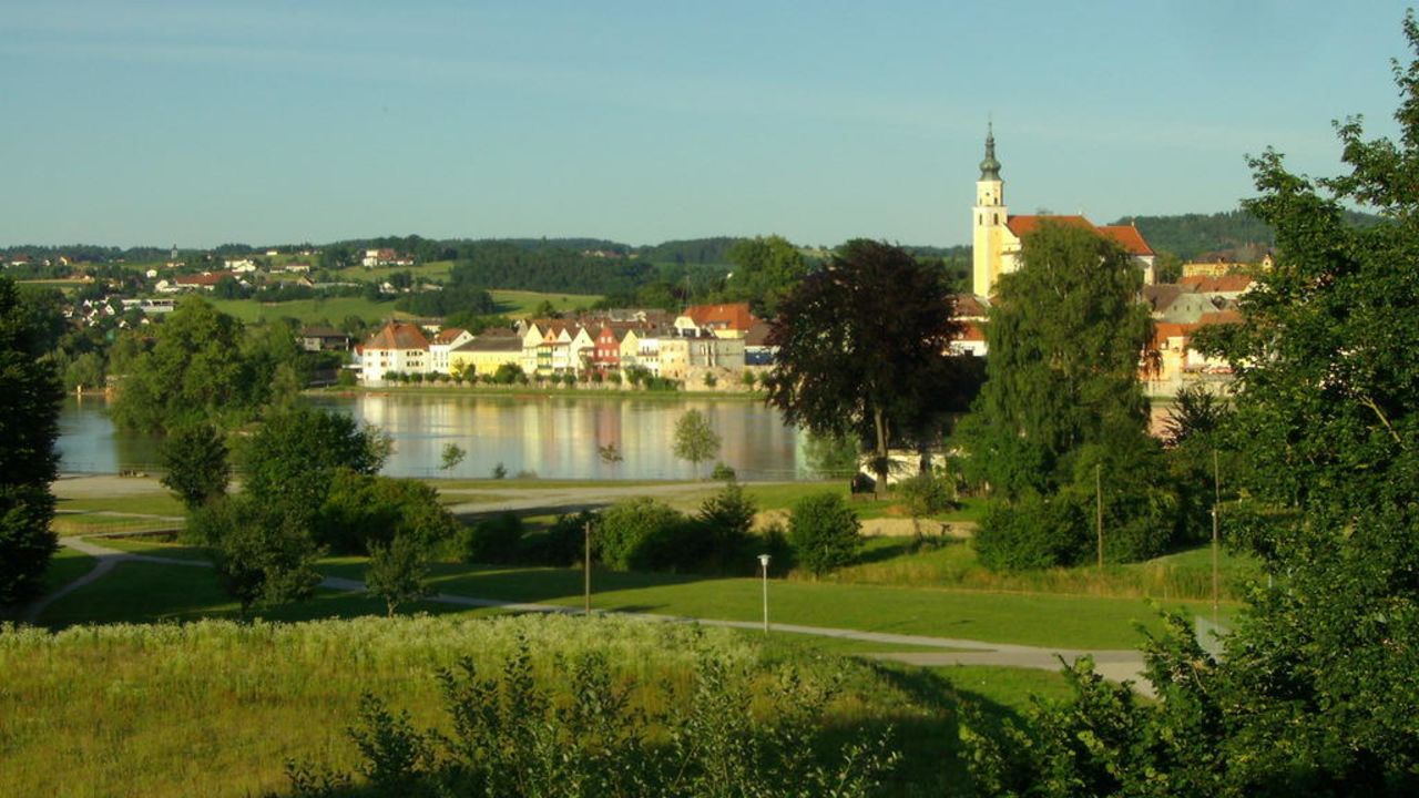 Apparthotel Alte Innbrücke in Neuhaus am Inn • HolidayCheck | Bayern ...
