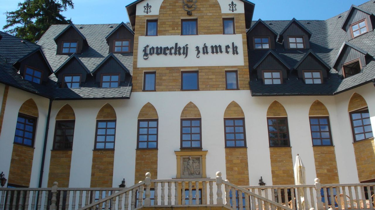 Spa Hotel Zámek Lužec (Nejdek / Neudek) • HolidayCheck (Westböhmen ...
