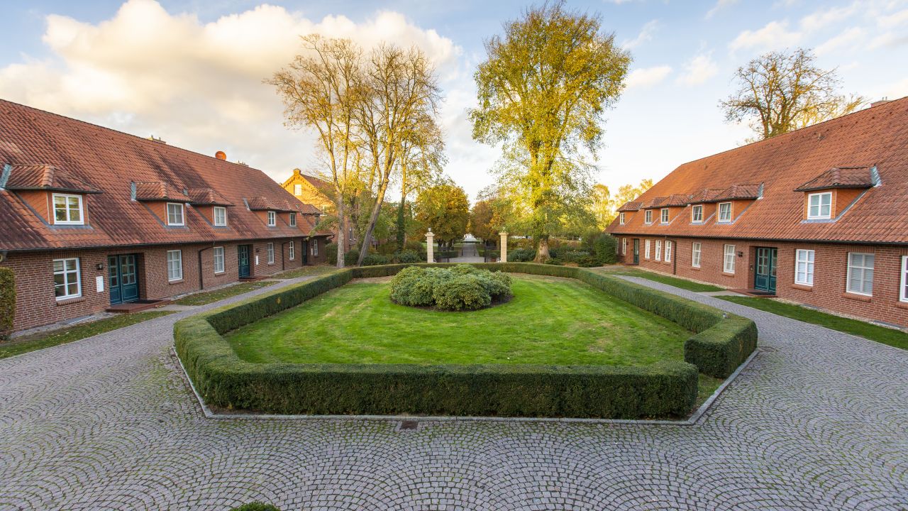 Golfhotel Schloss Lüdersburg (Lüdersburg) • HolidayCheck (Niedersachsen ...