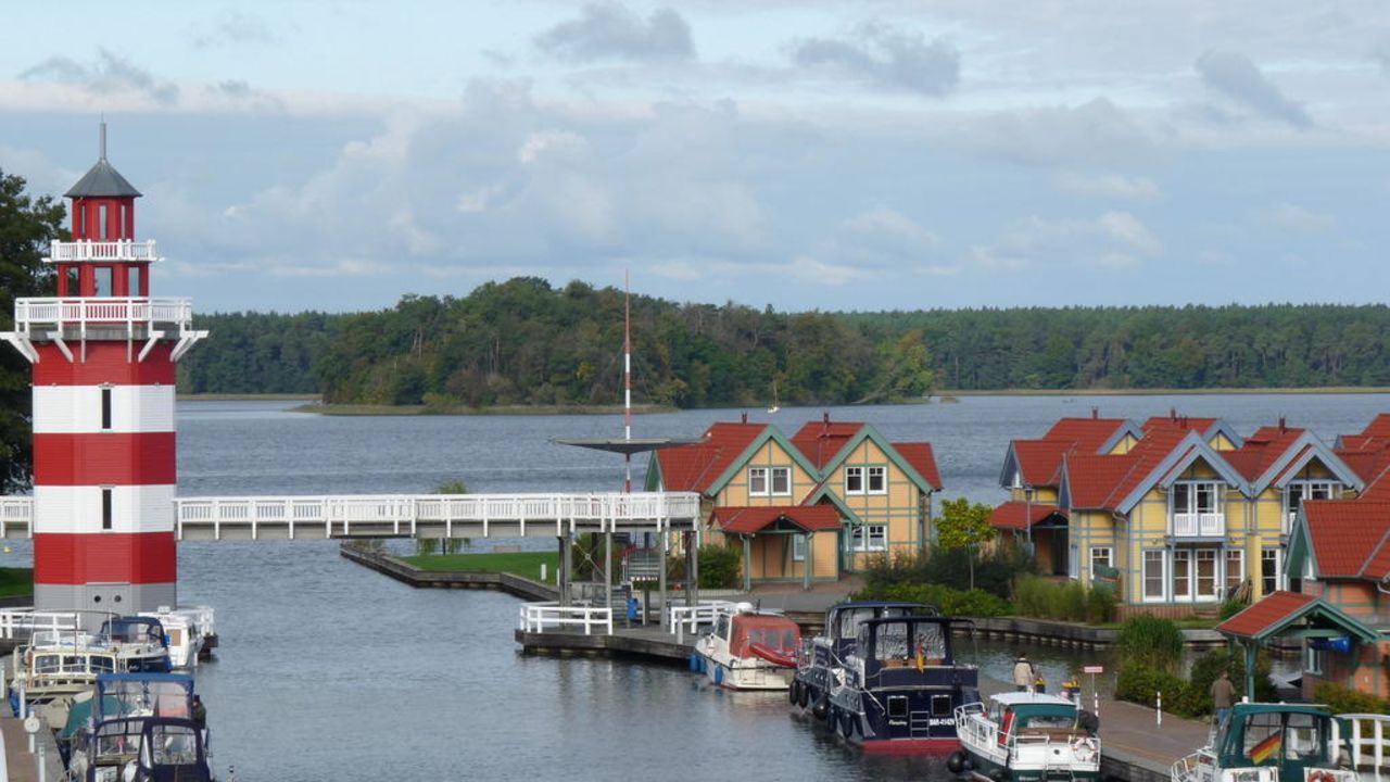 Marinaresort Ferienhäuser Hafendorf Rheinsberg (Rheinsberg ...
