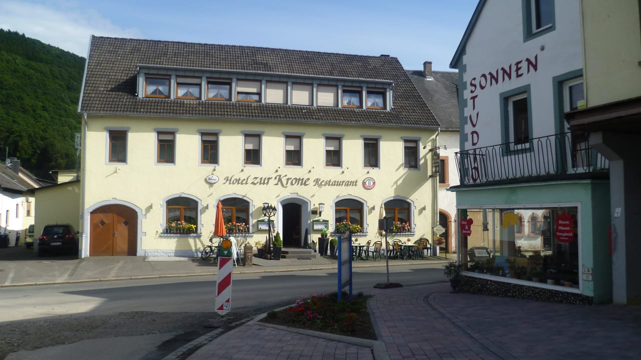 Hotel zur Krone (Birresborn) (Kopp) • HolidayCheck (Rheinland-Pfalz ...