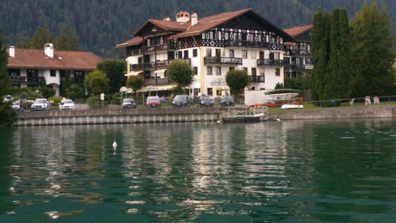 Ferienwohnanlage Seehotel zur Post (Walchensee) • HolidayCheck (Bayern ...