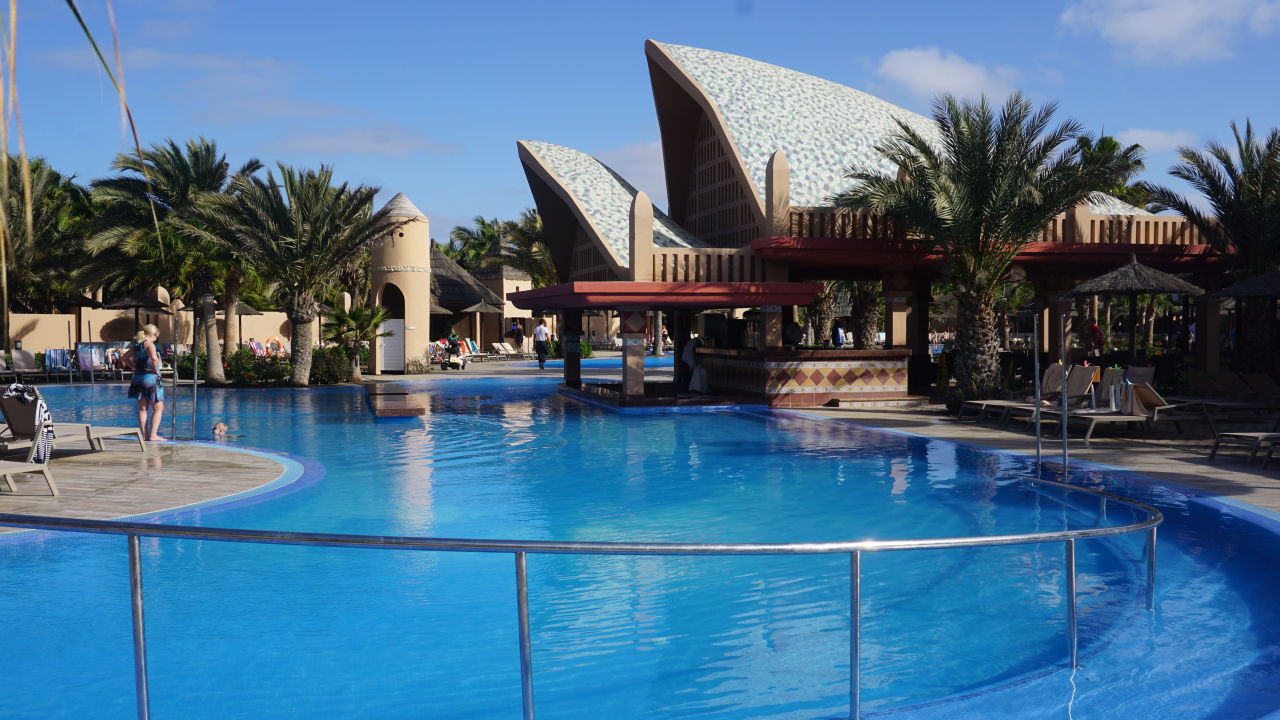 "Pool" Hotel Riu Funana (Santa Maria) • HolidayCheck (Sal ...