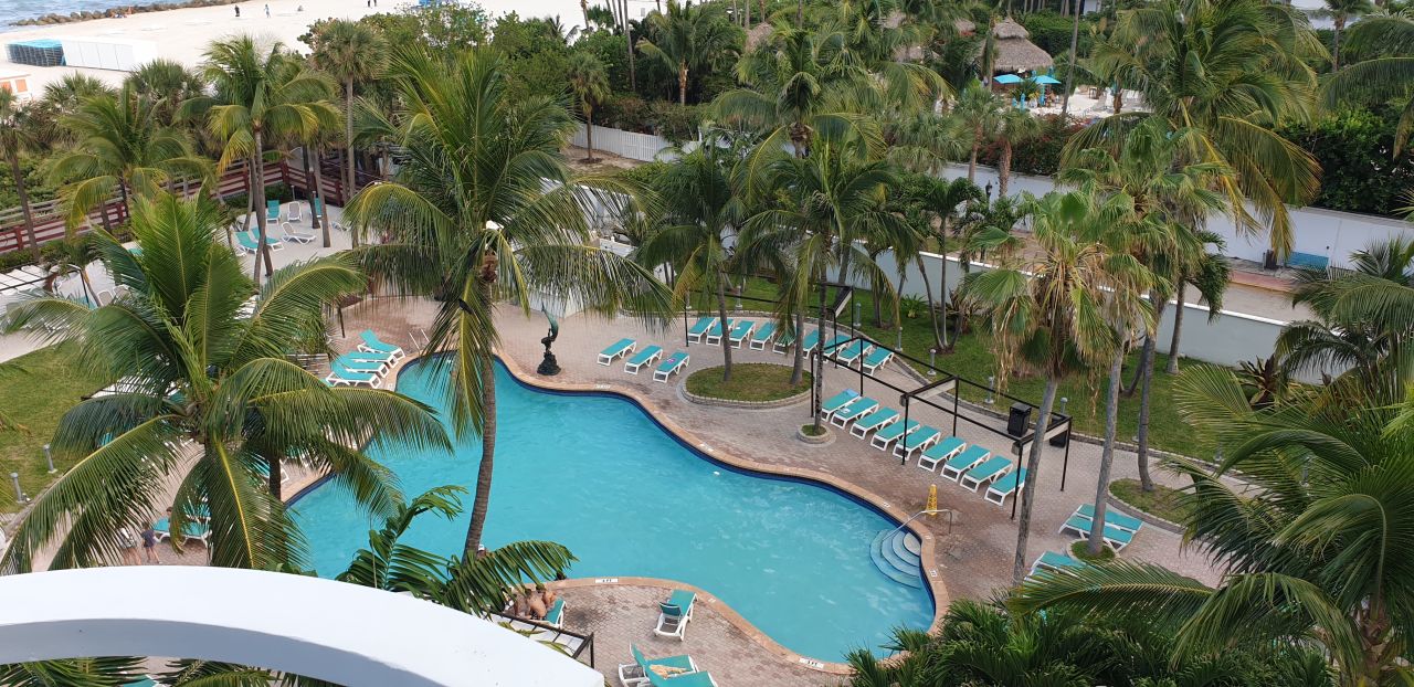 "Pool" Hotel Riu Plaza Miami Beach (Miami Beach) • HolidayCheck ...