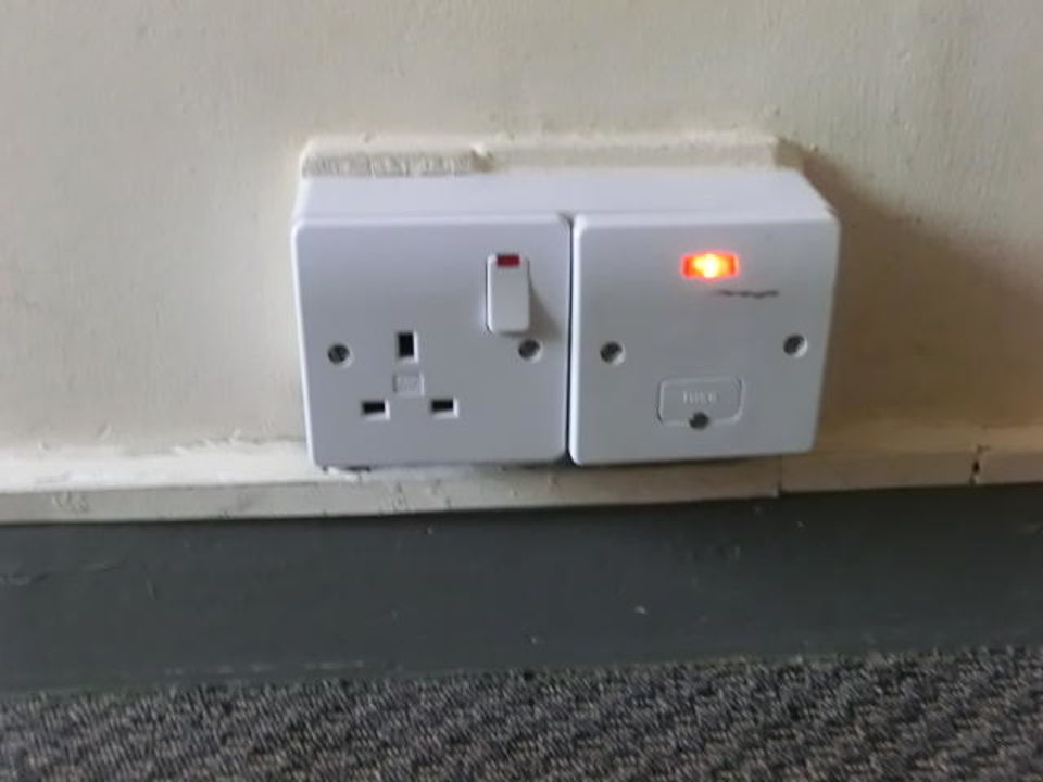 "Steckdose" Lancaster Hall Hotel (Bayswater) • HolidayCheck (Großraum ...