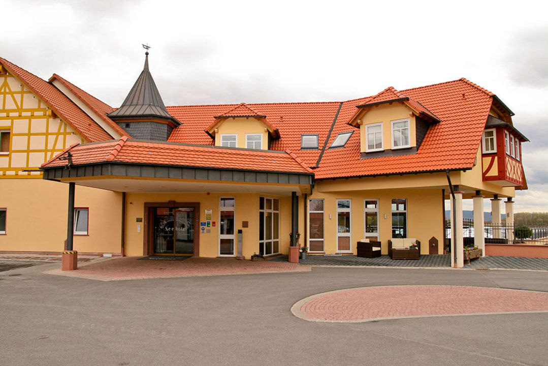 "Eingang" Seehotel Niedernberg (Niedernberg) • HolidayCheck (Bayern ...