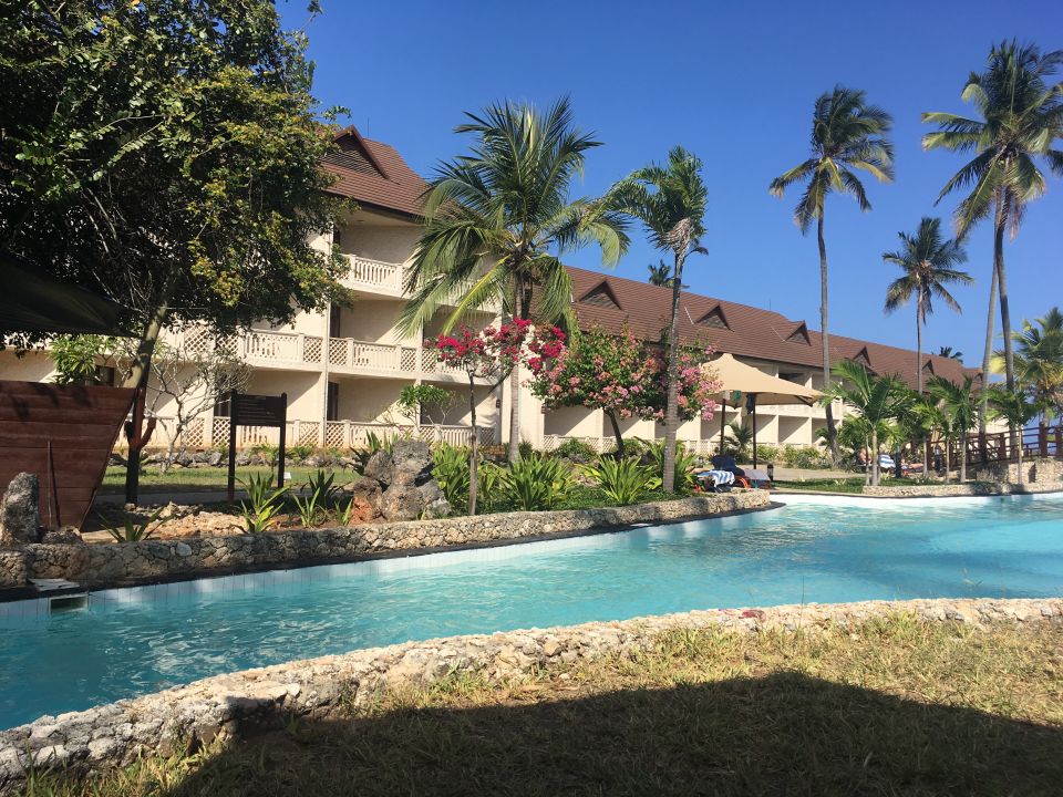 "Pool" Resort Amani Tiwi Beach (Tiwi Beach) • HolidayCheck (Provinz ...