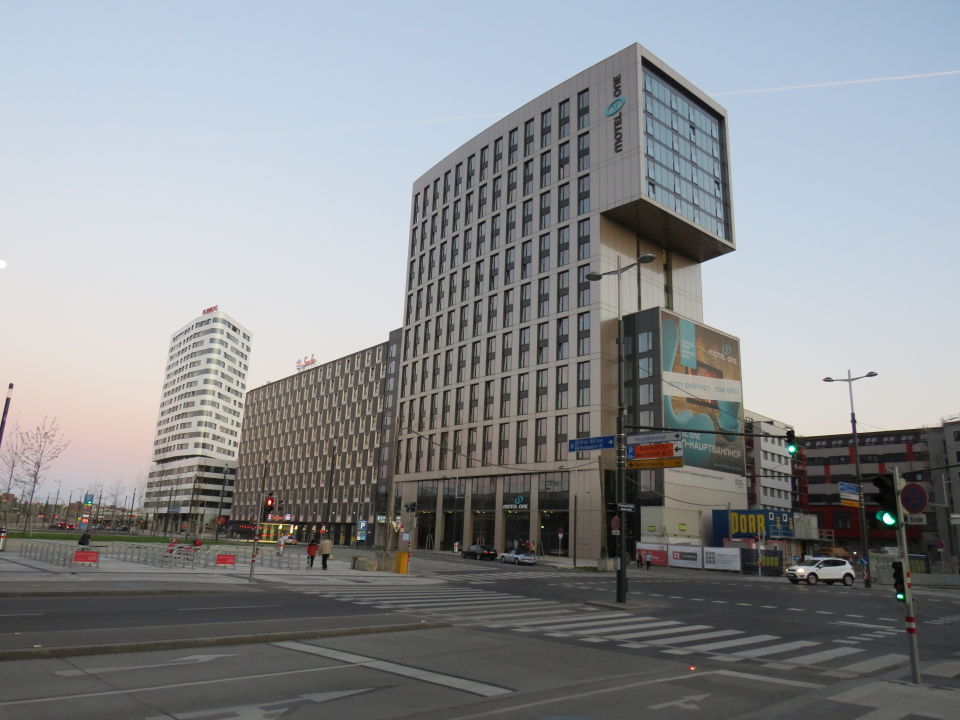 "Außenansicht" Motel One Wien Hauptbahnhof (Wien) • HolidayCheck (Wien ...