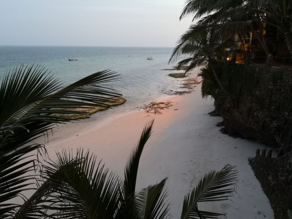 "Ausblick" Bahari Beach Hotel (Mombasa) • HolidayCheck (Provinz Coast ...