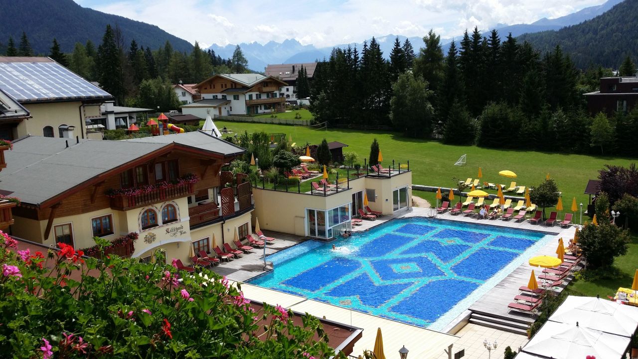 "Piscina e giardino" Alpenpark Resort (Seefeld in Tirol) • HolidayCheck ...