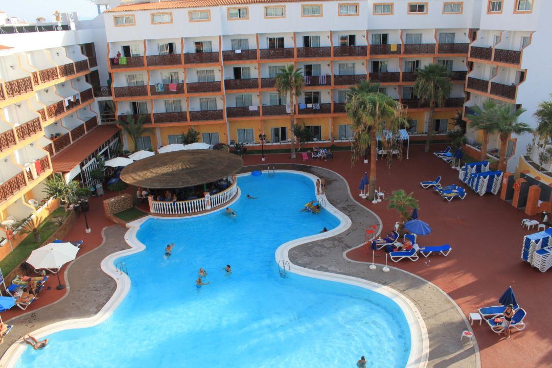 "Basen mniejszy, widok z balkonu" SuneoClub Globales Tamaimo Tropical ...