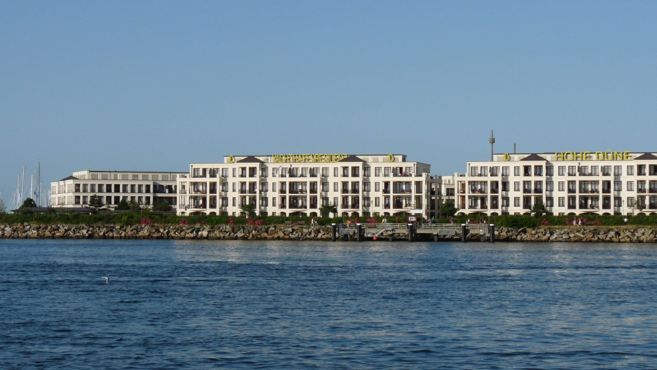 "Blick von Warnemünde über die Warnow" Hotel Yachthafenresidenz Hohe ...
