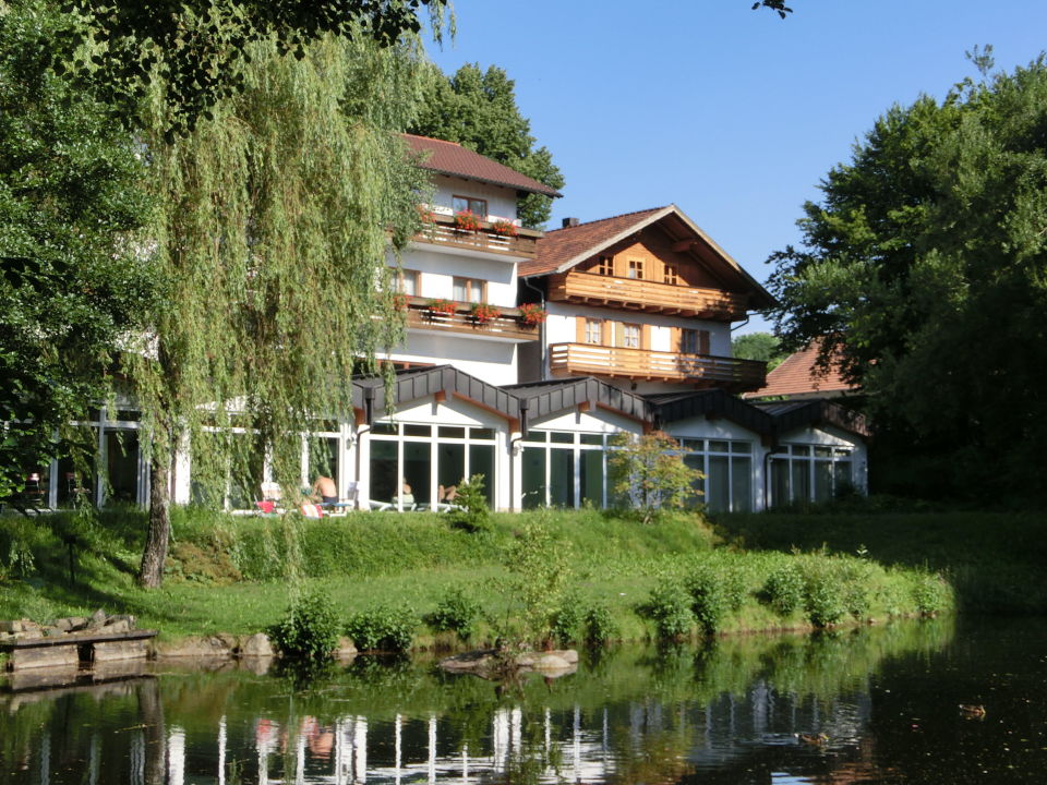 "Gartenanlage und See" Hotel zum Hirschen (Lam) • HolidayCheck (Bayern ...