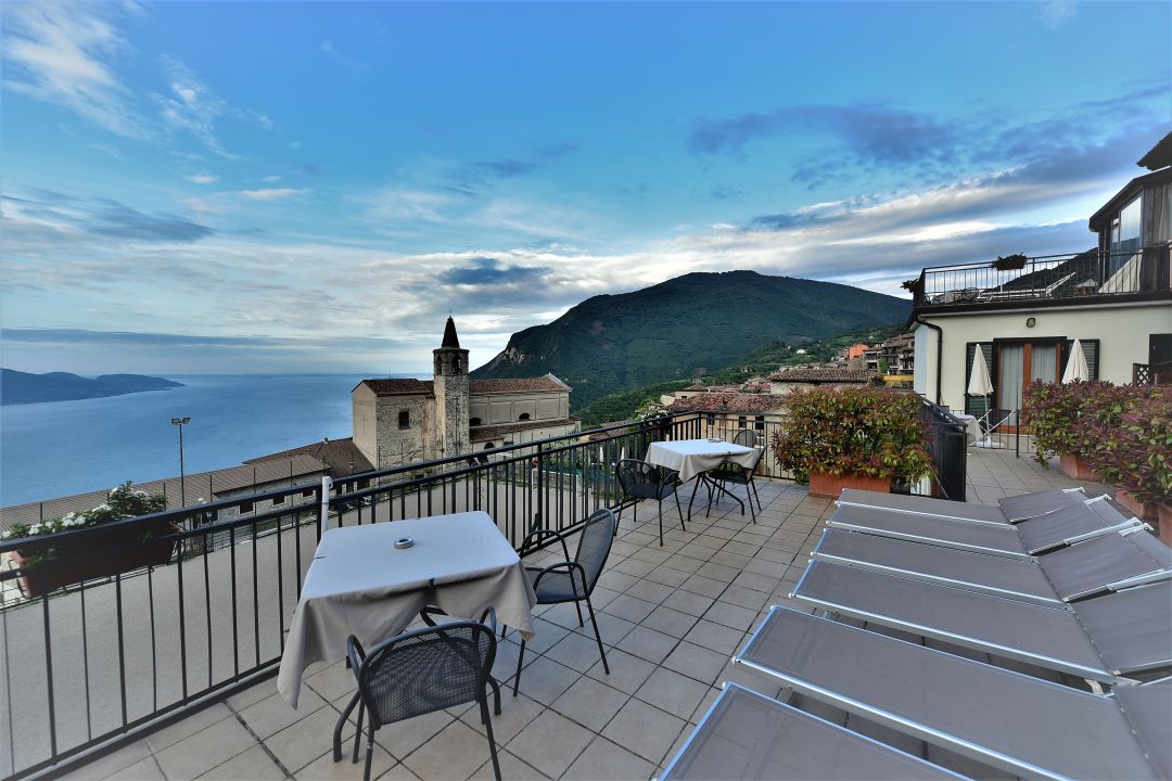 "Außenansicht" Hotel Gallo (Tignale) • HolidayCheck (Lombardei | Italien)