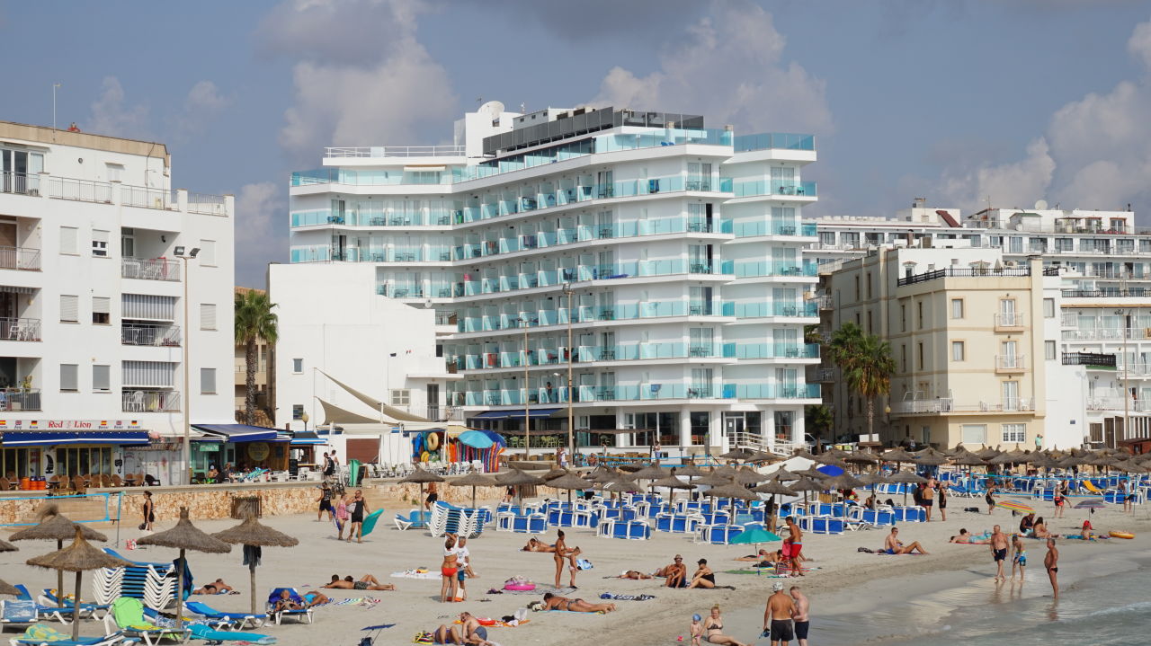 "Außenansicht" Universal Hotel Perla (S'Illot / L'Illot) • HolidayCheck ...